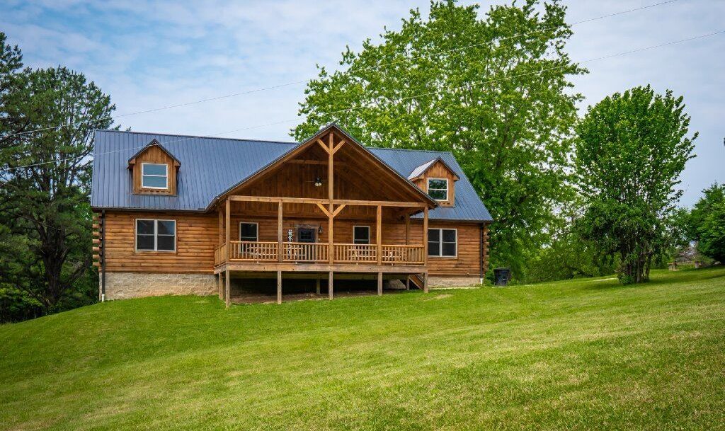 Hocking Hills Lodges - Lodges for Groups and Large Family Gatherings