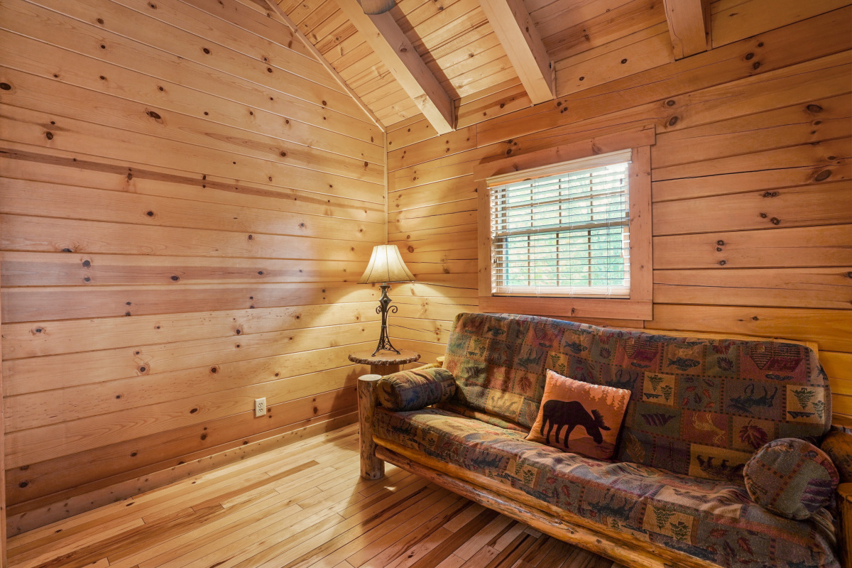 Sieri Glen Cabin by Book Hocking