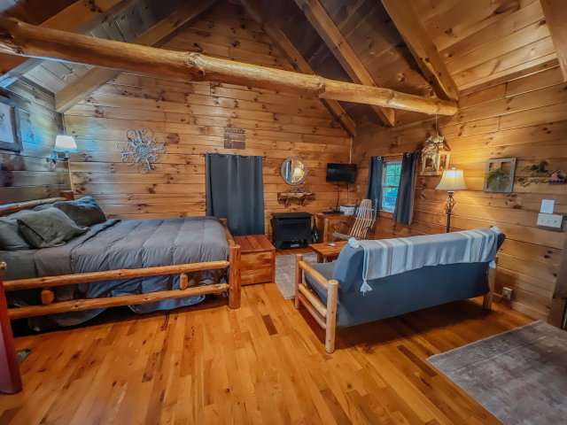 Ash Ridge Cabins - Hocking Hills Cottages and Cabins