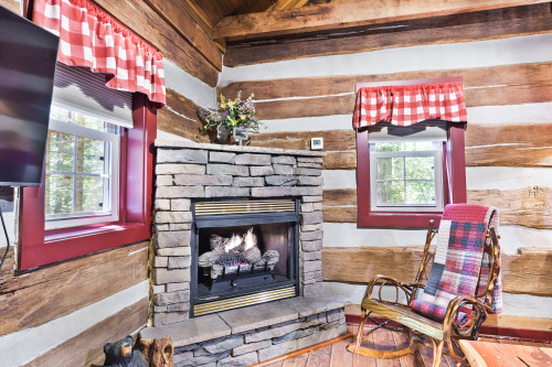 Frontier Log Cabins - Red Log Cabin, Laurelville, United States ...