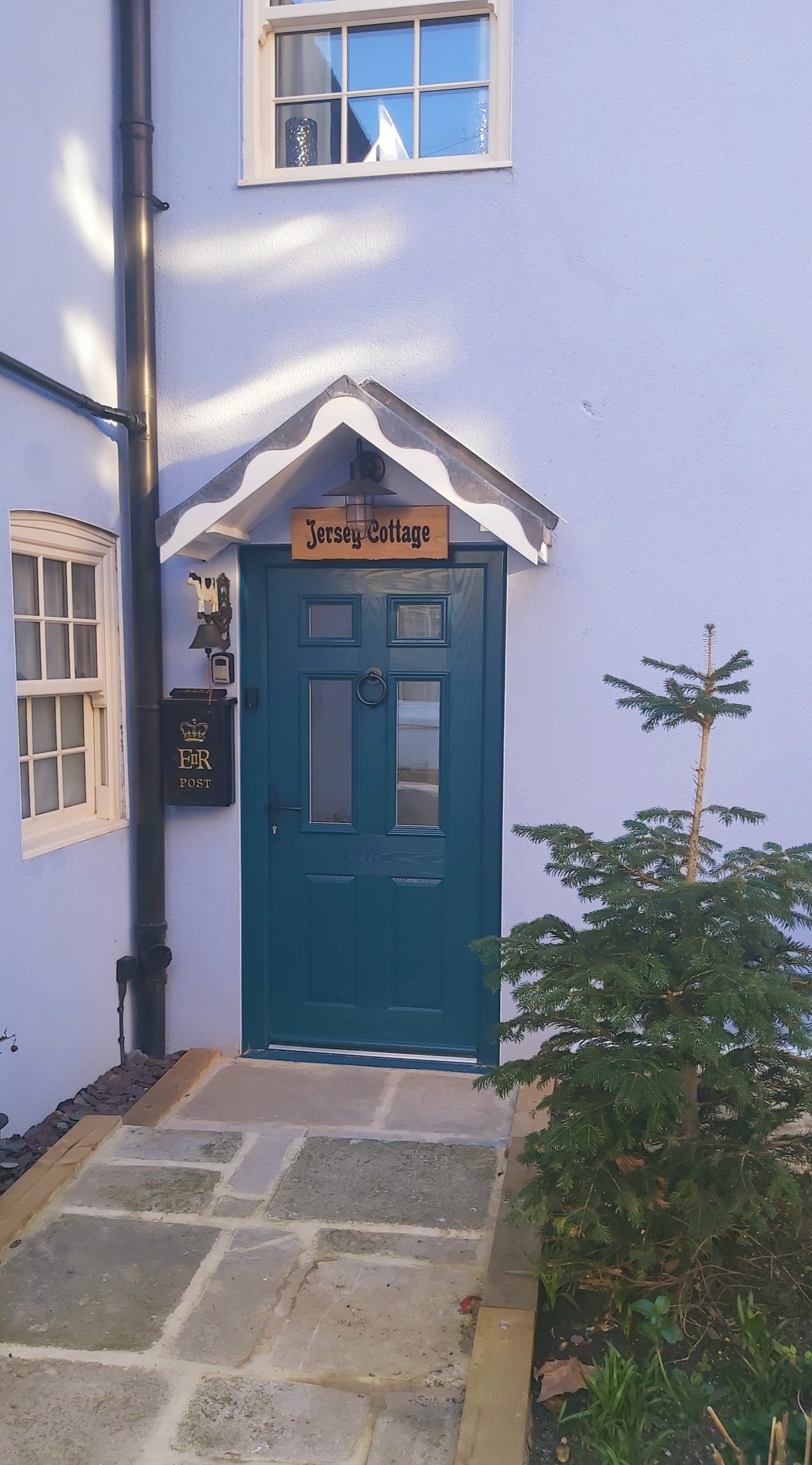 Book Your Stay | Jersey Cottage Cowes | 4-Bedroom Holiday Cottage Sea Views