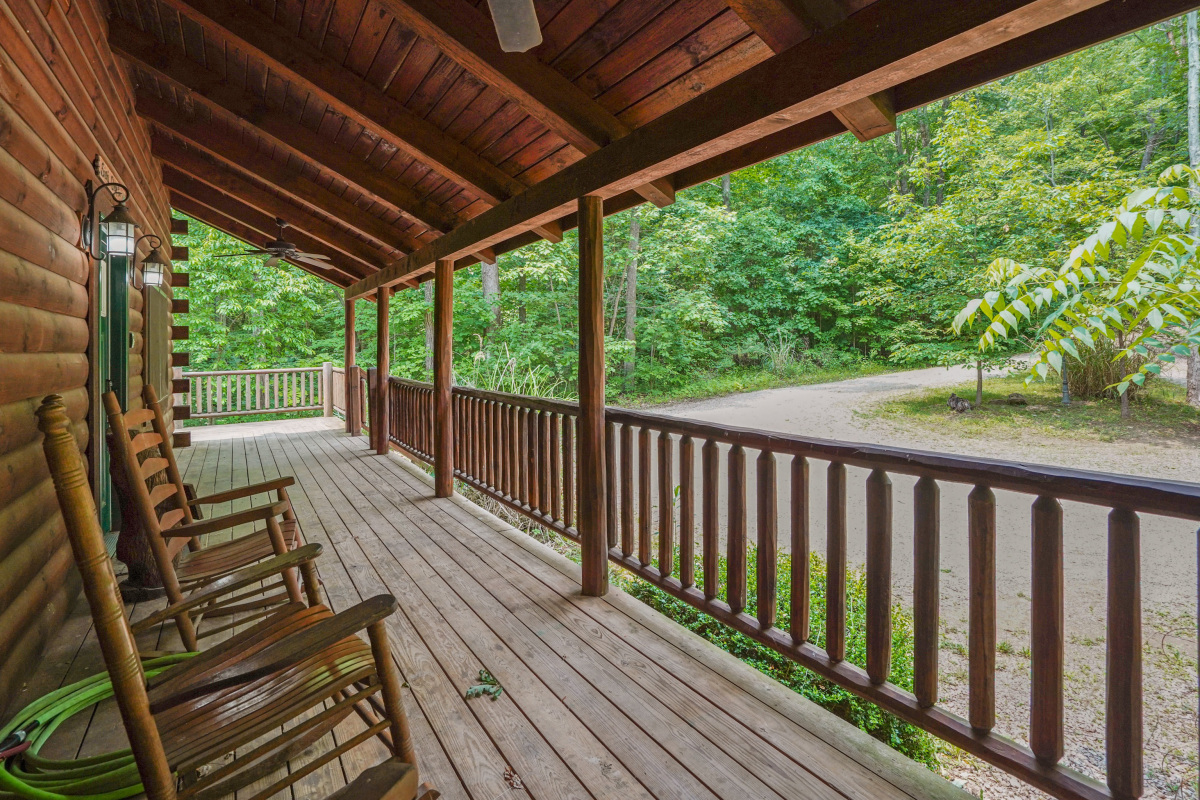 Sieri Glen Cabin by Book Hocking