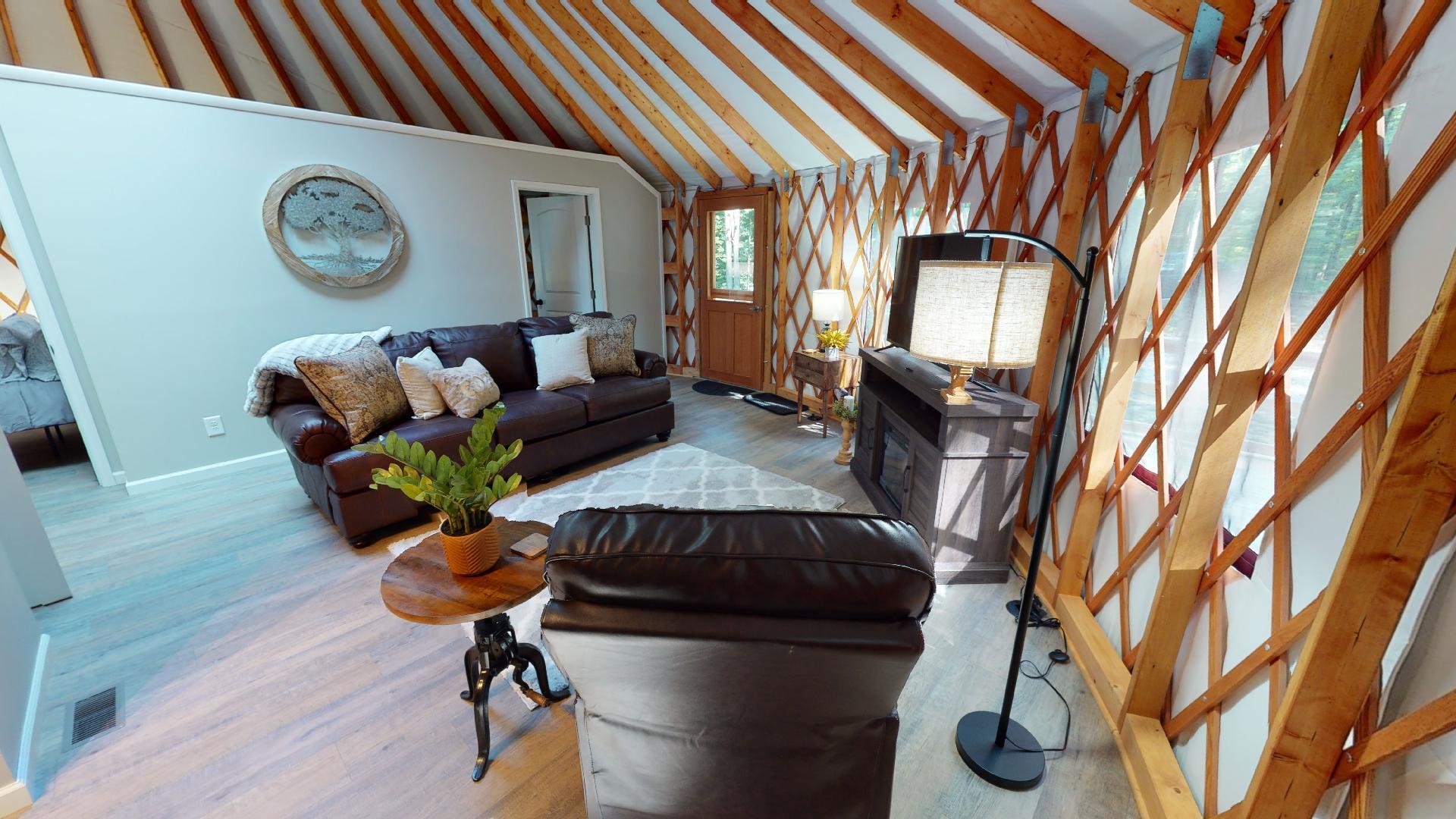 Hocking Hills Yurts Cabins - Hocking Hills Cottages and Cabins