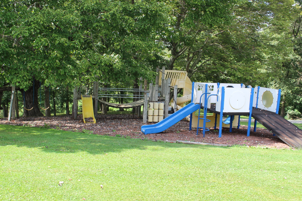 Bit of Country Cabins - Three Oaks Cabin by Bit of Country Cabins