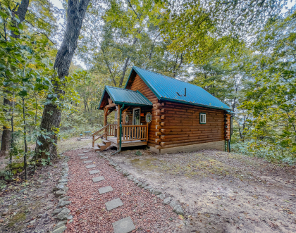 Ash Ridge Cabins - Hocking Hills Cottages and Cabins