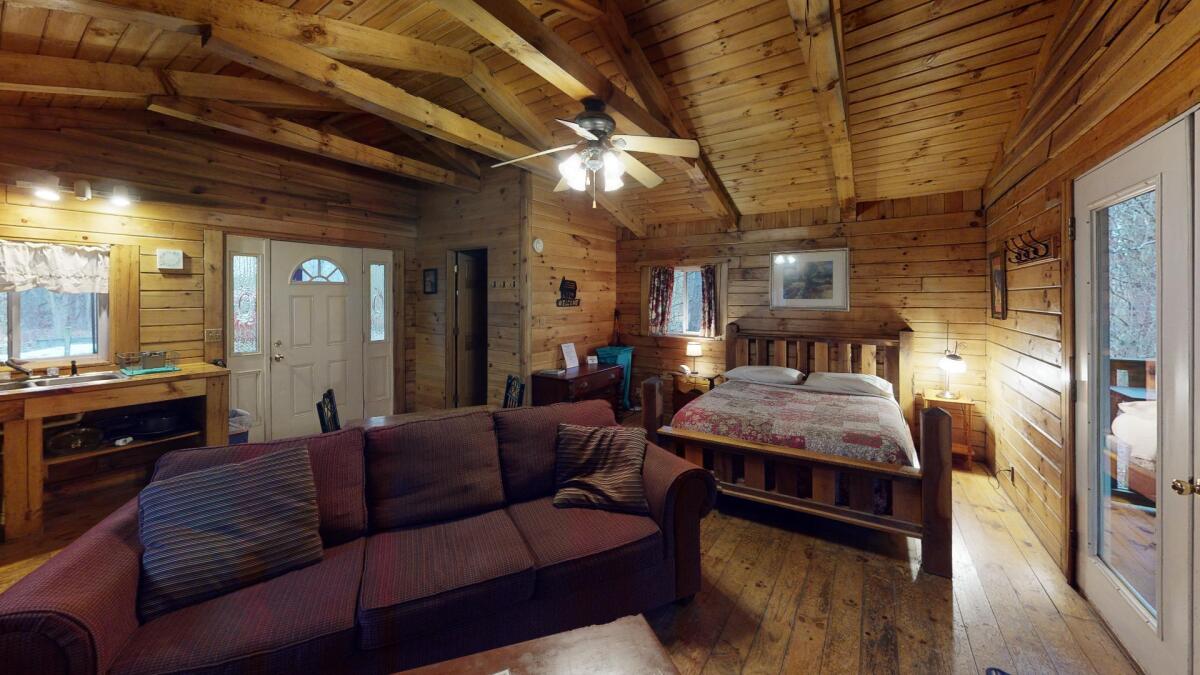 Lazy Lane Cabins - Wren's Nest by Lazy Lane Cabins