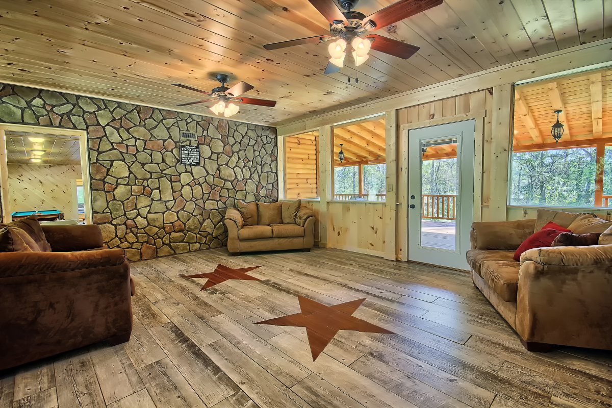 The Western Lodge by Woodland Ridge Lodging