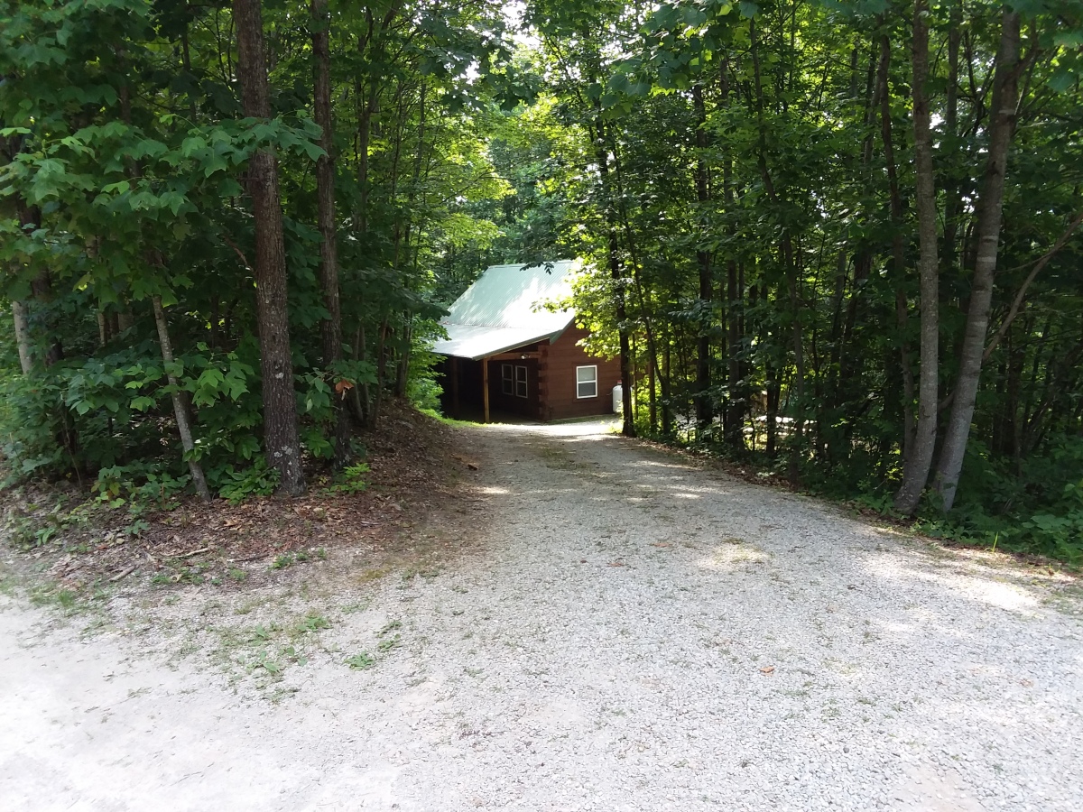 Chestnut Grove Cabins - Hocking Hills Cottages and Cabins
