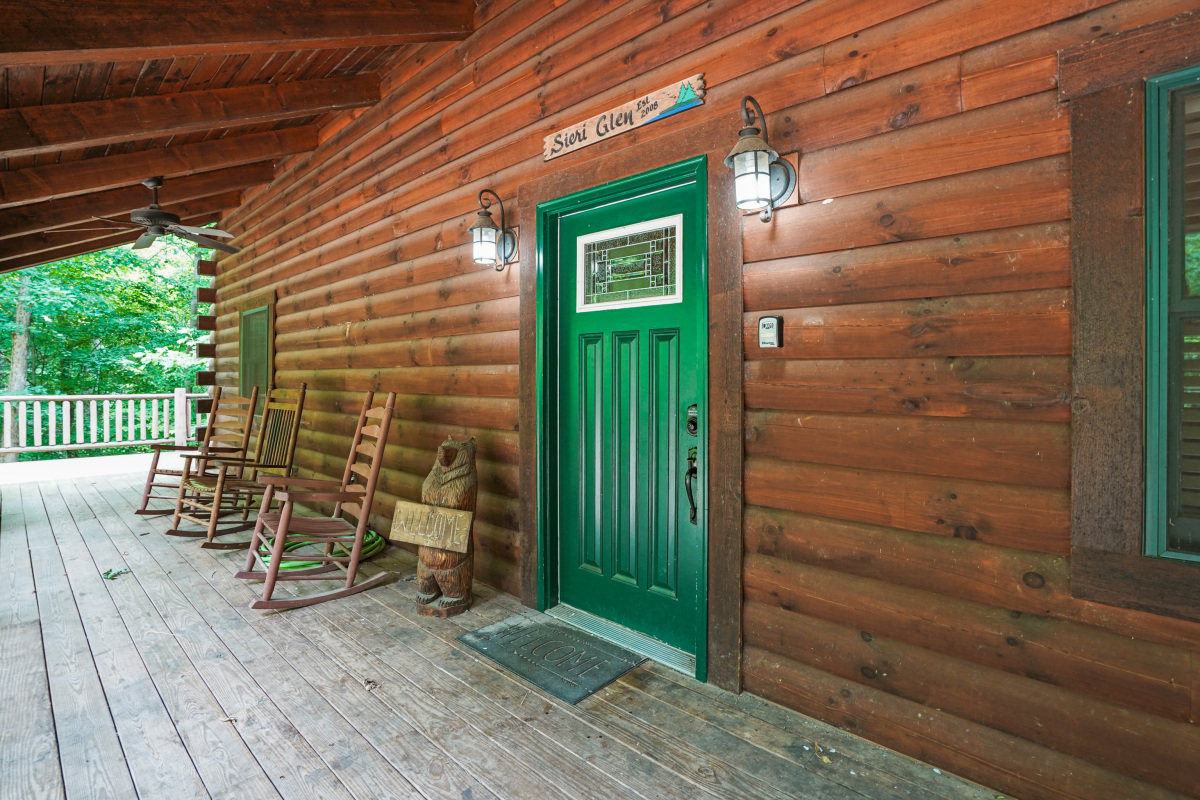 Sieri Glen Cabin by Book Hocking