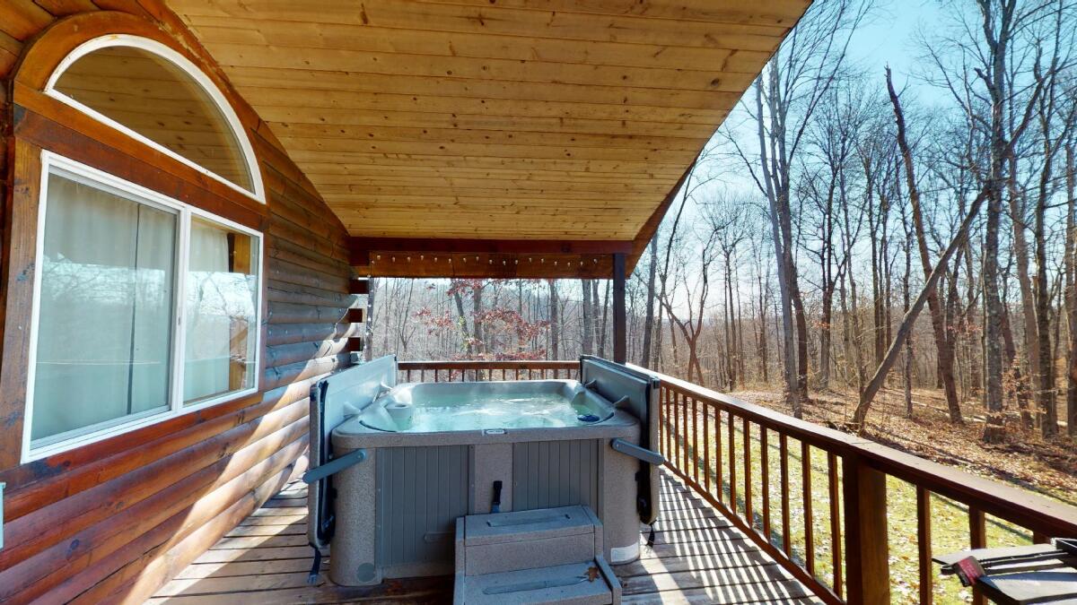 1st Choice Lodging - Forest Edge Cabin by 1st Choice Lodging