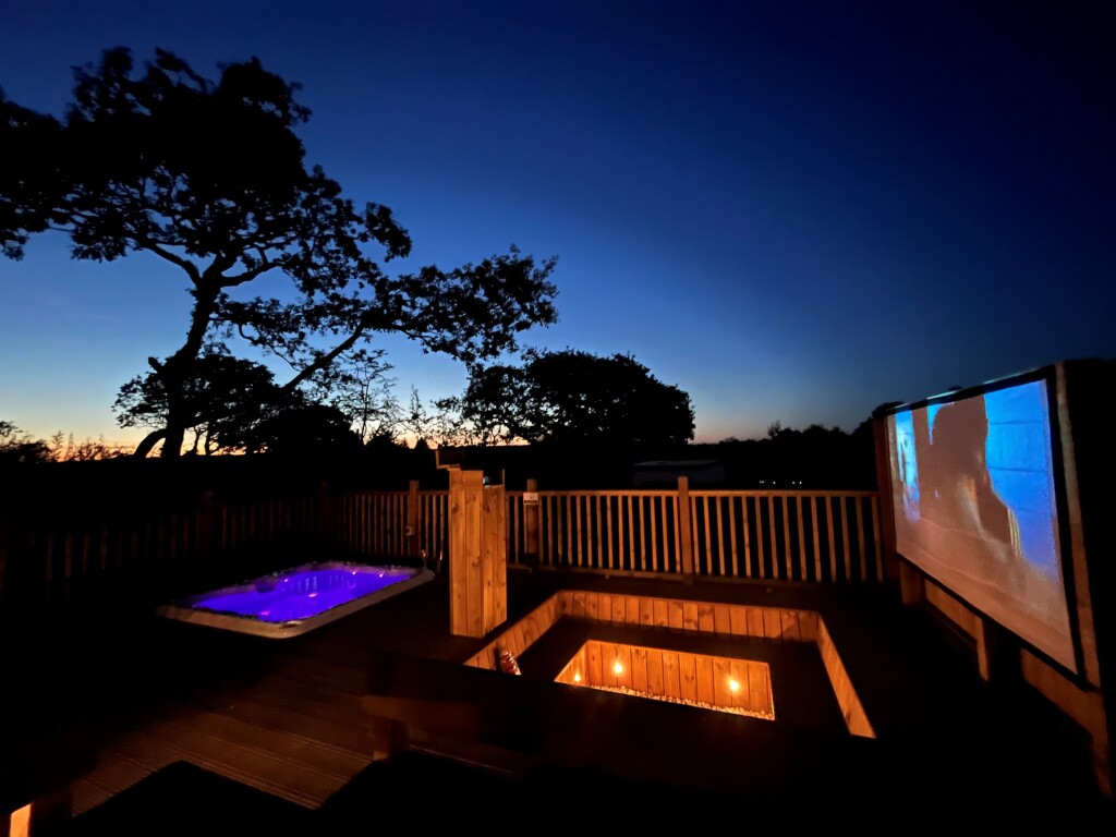 Aladdin Safari Tent – Redberth Gardens