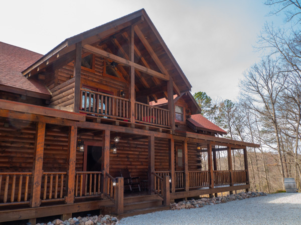 Luxury Log Home Lodging - Camelot by Luxury Log Home Lodging
