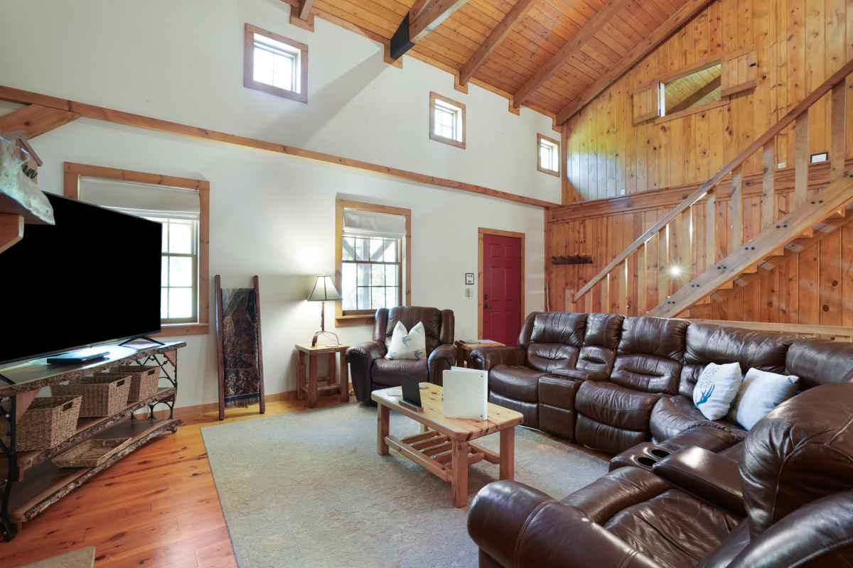 Hummingbird Lodge at Big Pine Retreat by Hello Hocking
