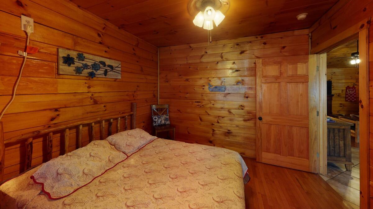 1st Choice Lodging - Forest Edge Cabin by 1st Choice Lodging