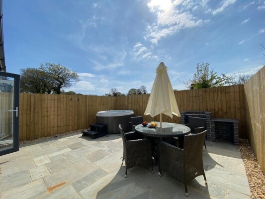 Hawthorn Cottage – Redberth Gardens