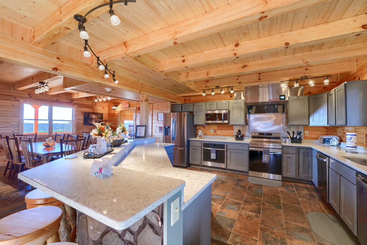 Sunset View Lodge by Hocking Hills Serenity Cabins