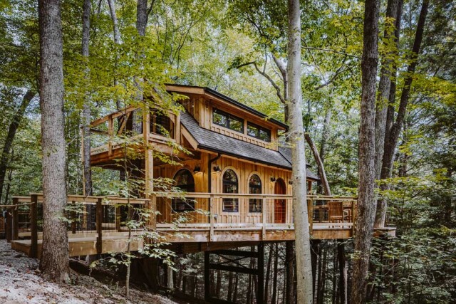 Hocking Hills Treehouse Cabins - Hocking Hills Cottages and Cabins