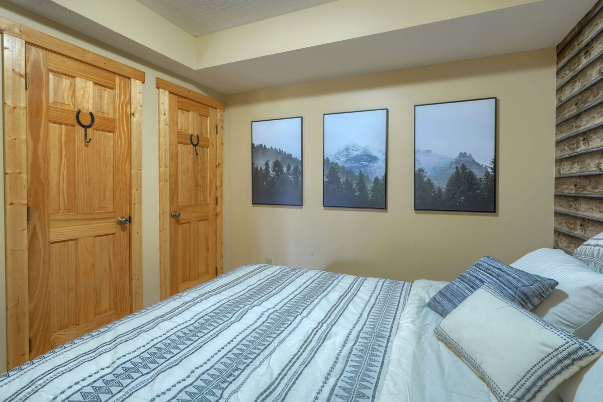 Zen Oak Retreat by Zen Oak Retreat