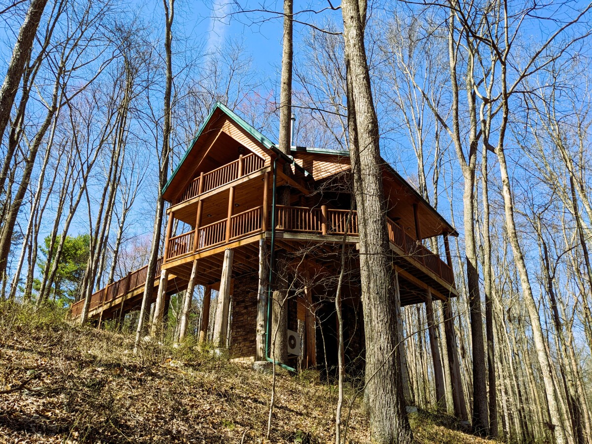 Tree House by Canopy Ridge Cabins