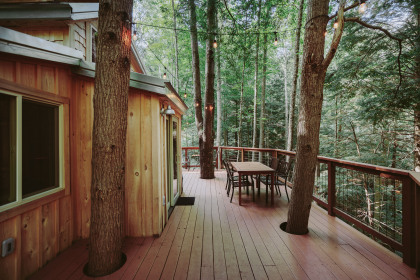 Hocking Hills Treehouse Cabins - Hocking Hills Cottages and Cabins