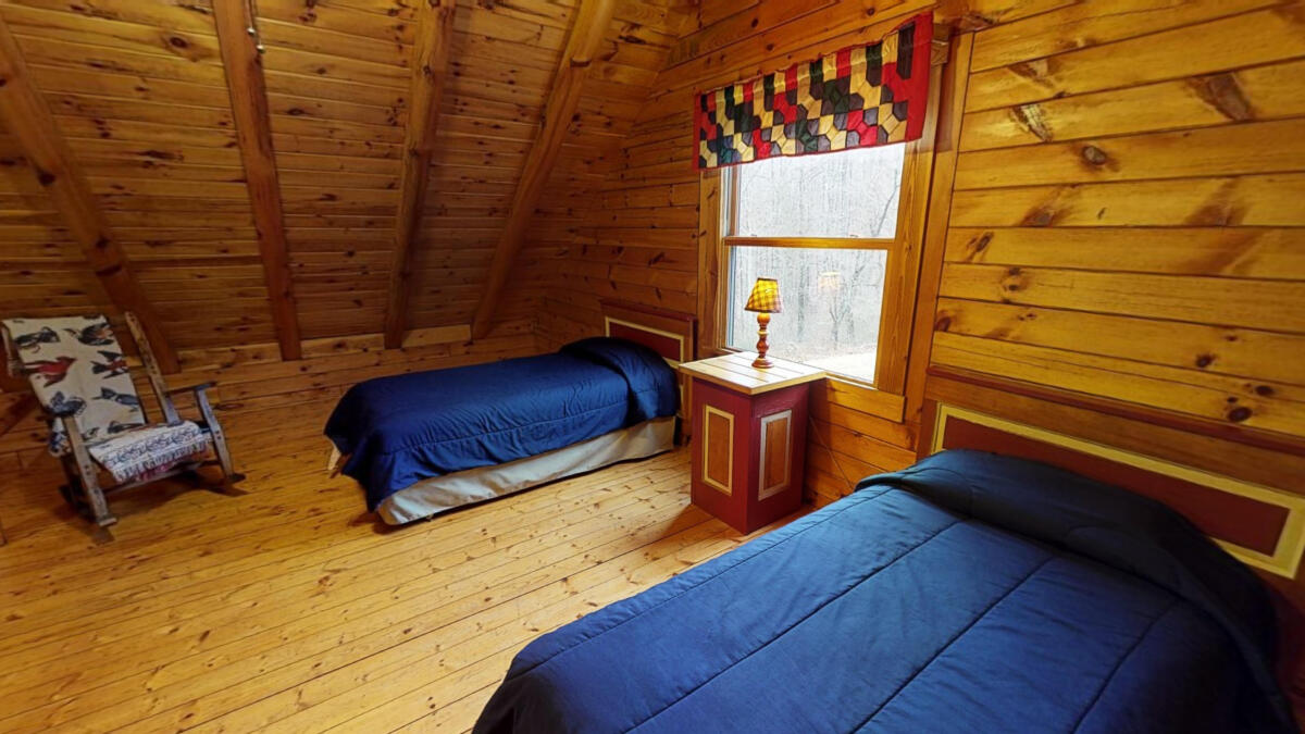 Crooked Mile Cabin - Hocking Hills Cottages and Cabins