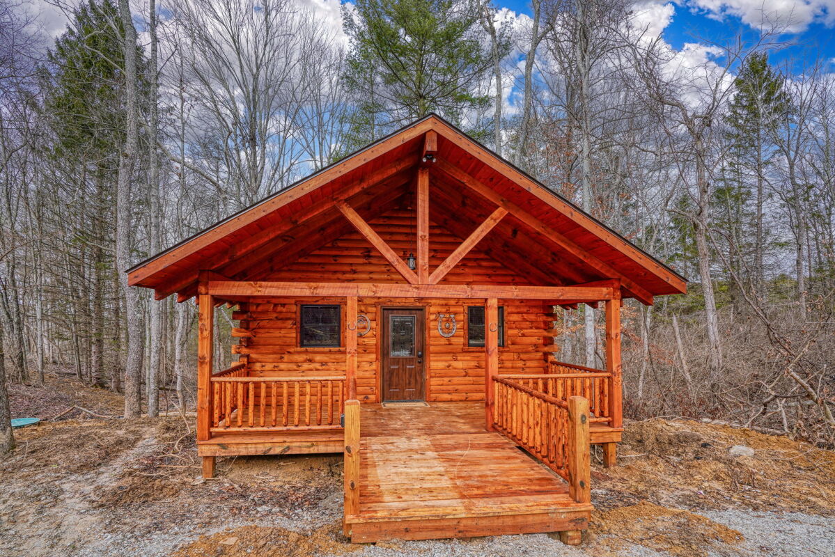 Cowboy Trail by Hocking Hills Serenity Cabins
