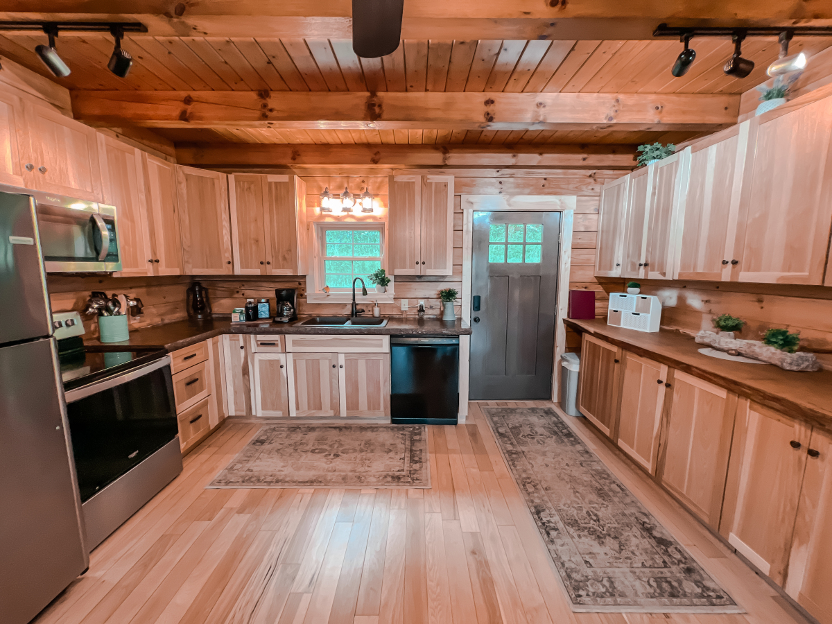 Ash Ridge Lodge - Ash Ridge Cabins by Ash Ridge Cabins