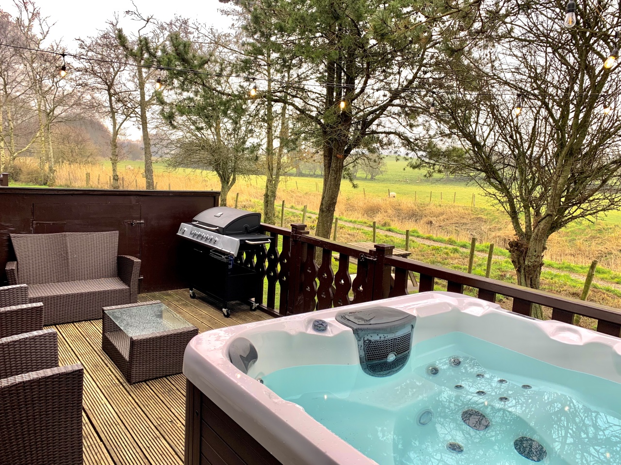 Keer Side Lodge, Luxury Lodge With Private Hot Tub At Pine Lake Resort ...