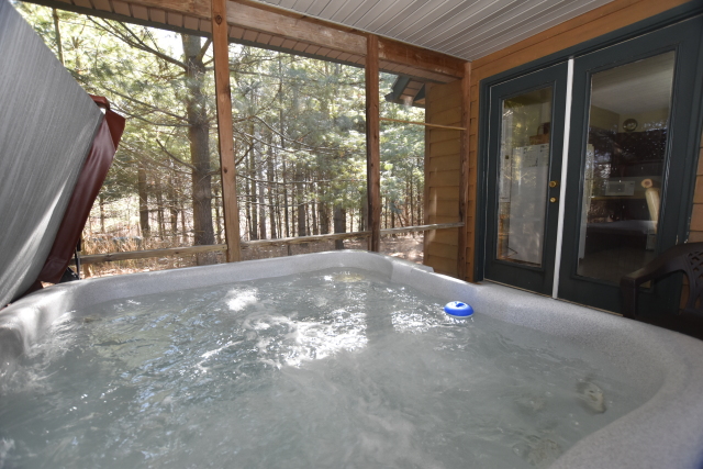 Frontier Log Cabins - Hocking Hills Cottages and Cabins