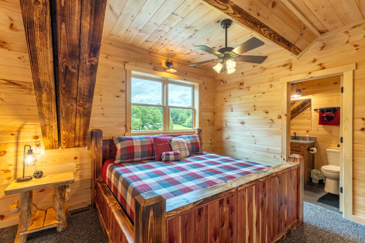 Black Eagle Lodge by Woodland Ridge Lodging