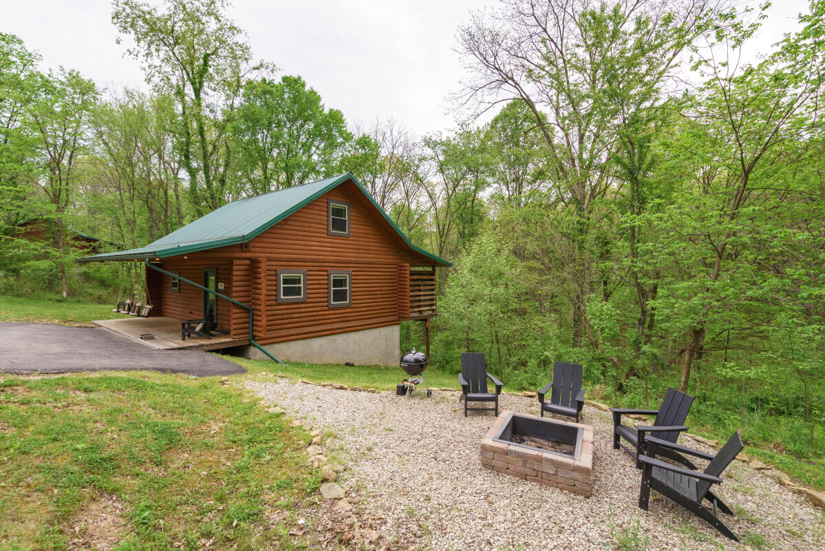 Funk House by Canopy Ridge Cabins