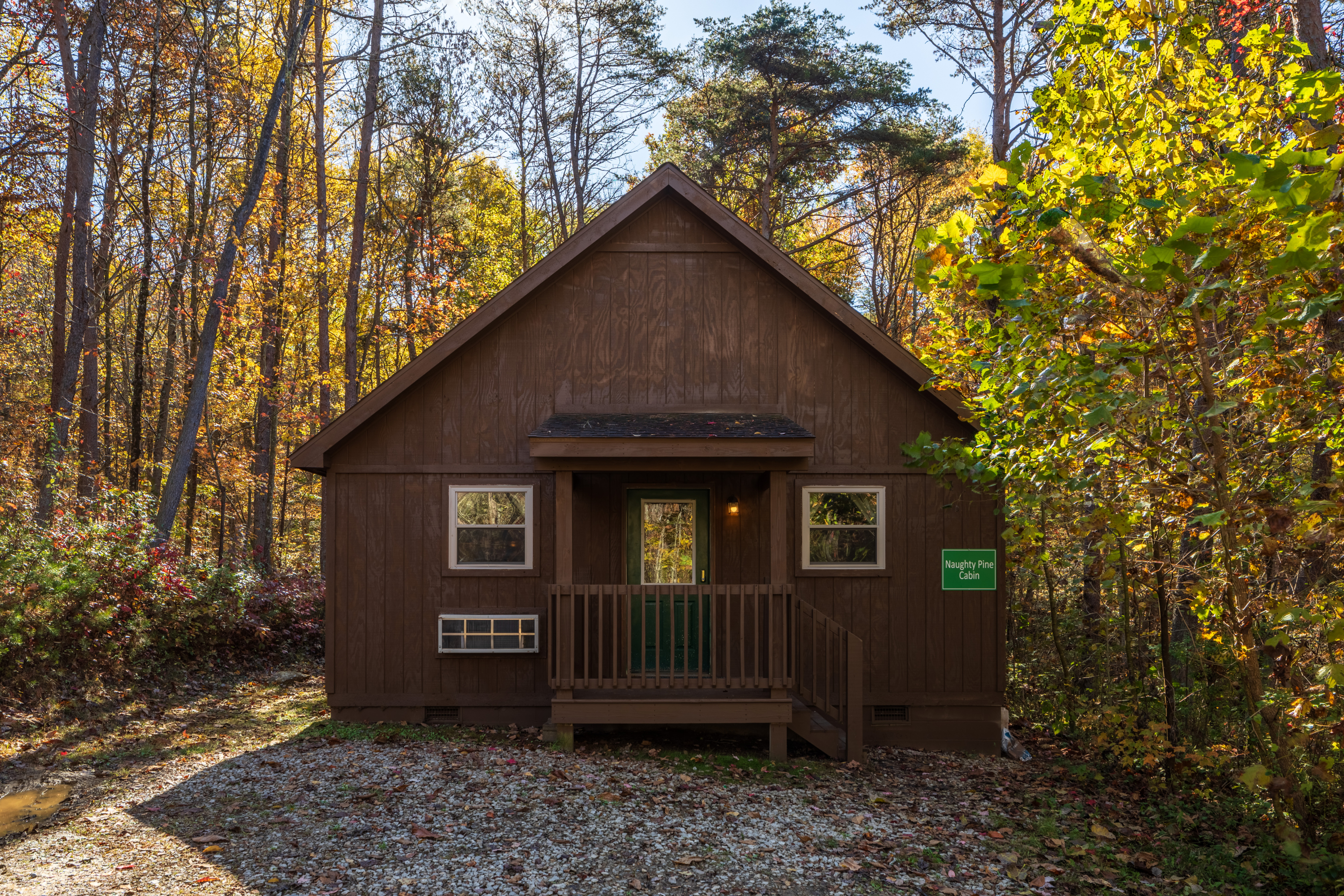 Blue Rose Cabins - Naughty Pine Cabin by Blue Rose Cabins
